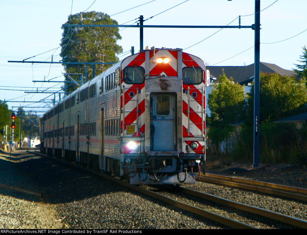 JPBX 4021 Leads Caltrain 253